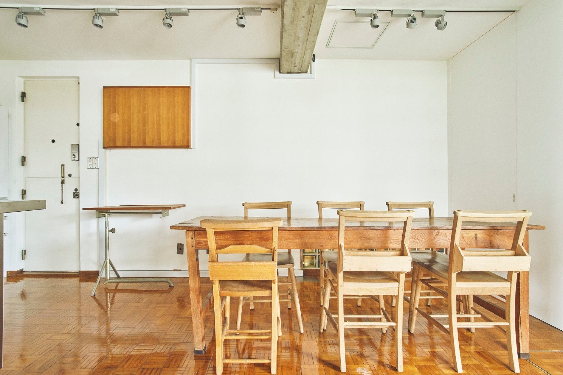 【明治神宮前〈原宿〉、明治通り沿い】NEW OPEN！名作ヴィンテージマンション ビラビアンカの自然光キッチンスタジオの写真9