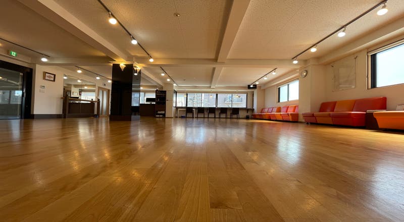 草加駅西口から徒歩３分の近さ！ダンス他、多目的に使用可能なダンススタジオ/陽当たり換気共に良好♪