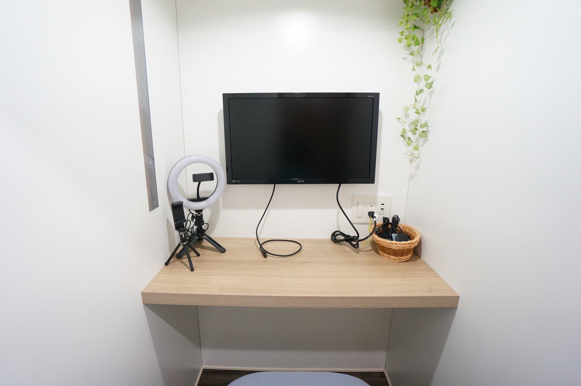 ＜個室型ワークブース鶴見No.2＞京急鶴見駅徒歩2分🚃完全個室⭐️24H⏰Wi-Fi📶モニター🖥️テレワーク/ZOOM/自習の写真2