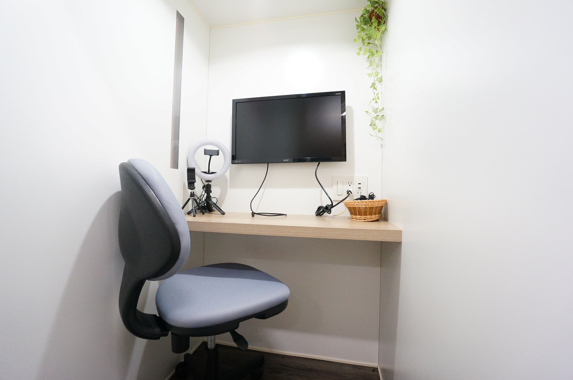 ＜個室型ワークブース鶴見No.2＞京急鶴見駅徒歩2分🚃完全個室⭐️24H⏰Wi-Fi📶モニター🖥️テレワーク/ZOOM/自習の写真4