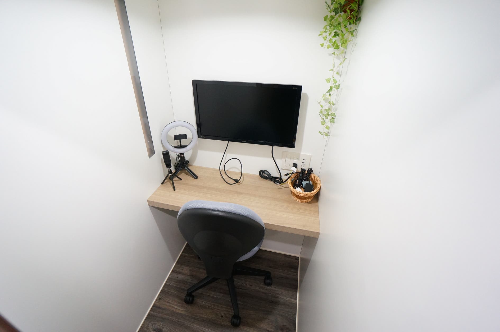 ＜個室型ワークブース鶴見No.2＞京急鶴見駅徒歩2分🚃完全個室⭐️24H⏰Wi-Fi📶モニター🖥️テレワーク/ZOOM/自習の写真5