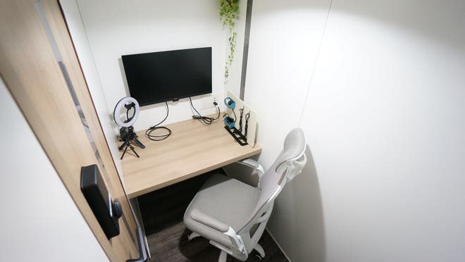 <個室型ワークブース鶴見No.13>京急鶴見駅徒歩2分🚃完全個室⭐️24H⏰Wi-Fi📶モニター🖥️テレワーク/ZOOM/自習の写真1