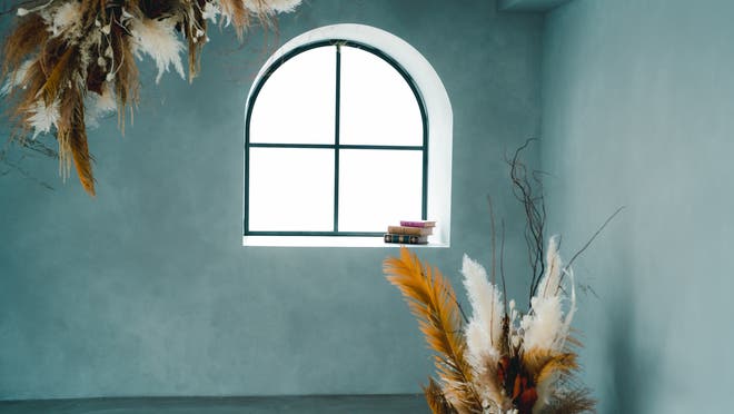 広さ200平米 天井高3mの南向き一面に窓がある自然光が明るい大阪レンタルスタジオRoom01の写真3