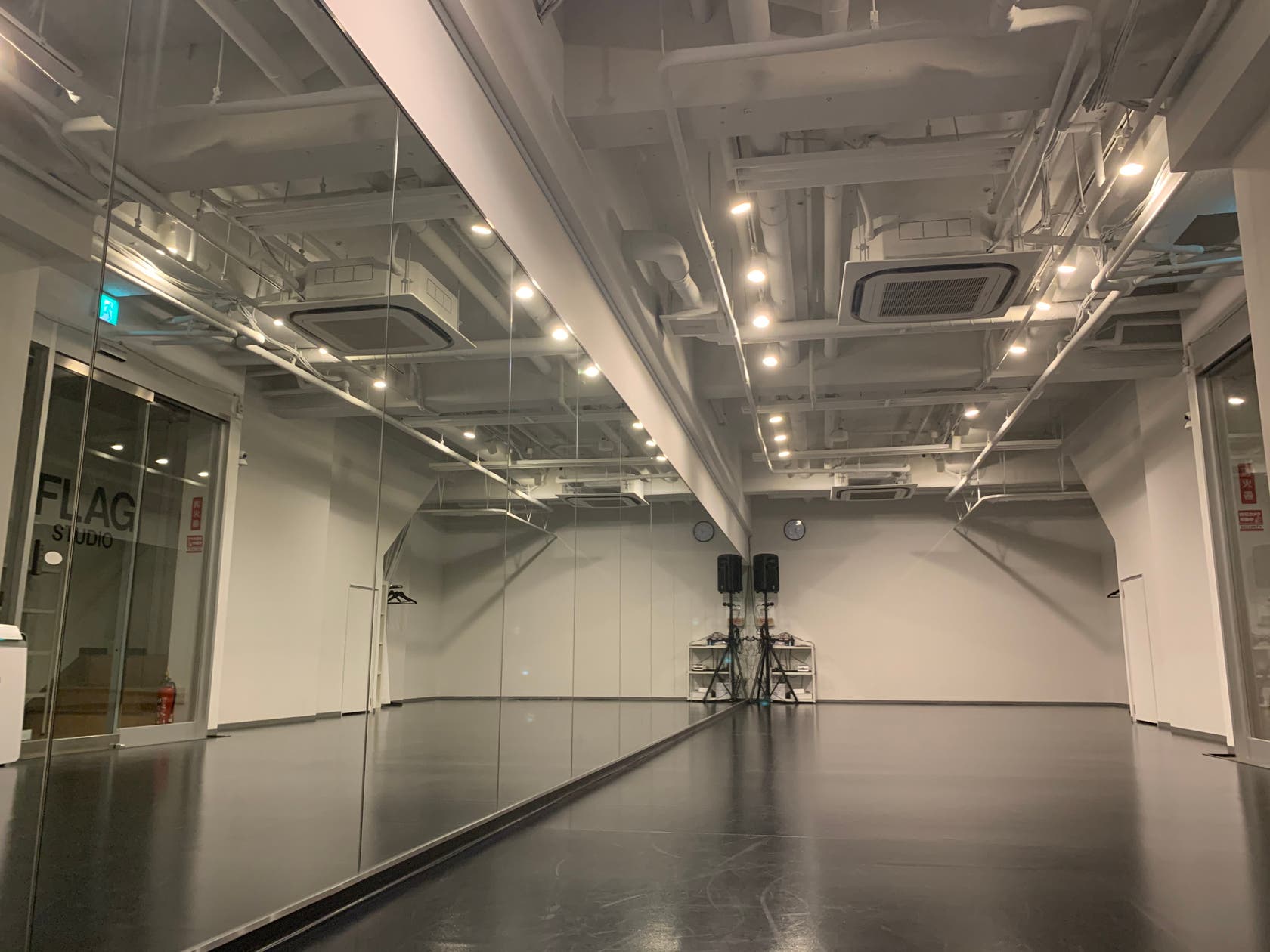 【高田馬場駅1分】超駅近🚶｜地域最安｜約60平米｜鏡15.5m｜バレエバー｜清潔感有｜毎日清掃🧹｜楽器可🎸｜レンタルスタジオの写真4