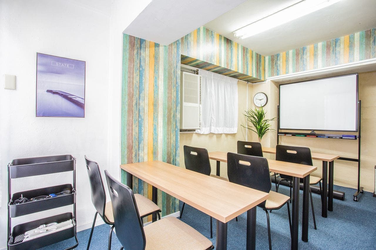 【飯田橋駅3分！10名利用可】綺麗な室内！WiFi・プロジェクター・ホワイトボード全て無料！土足可！ふれあい貸し会議室 飯田橋Aの写真9