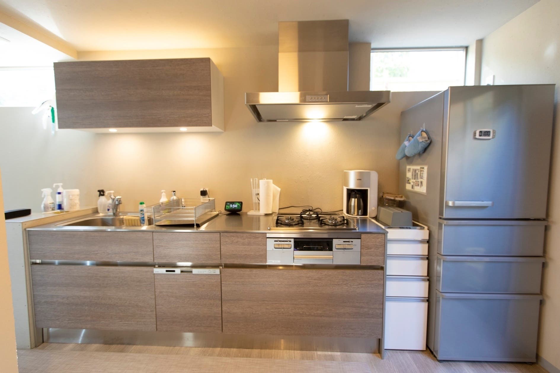 自然光あふれる☀️撮影スペースとして最適🌟 パーティーや会議利用でもどうぞ🌳の写真18