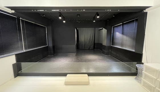 1棟貸し:2F~屋上 3フロア+屋上 100㎡・水撮影ができる(温水可能)・自然光・コスプレ撮影・作品撮り・屋上・YouTubeの写真1