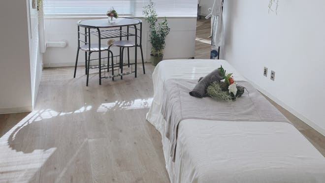 横浜東口 CサロンChéri Charmeマットレス,ベッド2台,ヨガマット完備のスタイリッシュサロン👉大音量-振動NGの写真1