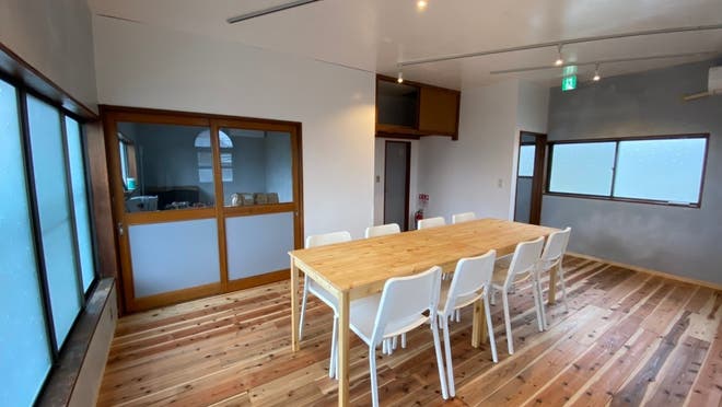 足立区伊興寺町の一角にある丸い西洋窓がおしゃれな一軒家の写真6