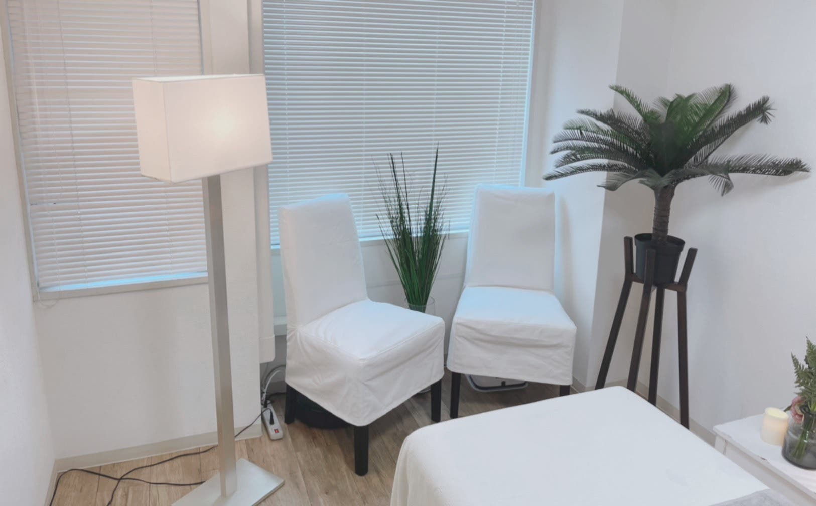 【横浜東口】AサロンAgréable 無料高速Wi-Fi！施術やレッスン、配信や撮影にも対応した完全個室スタイリッシュサロンの写真6