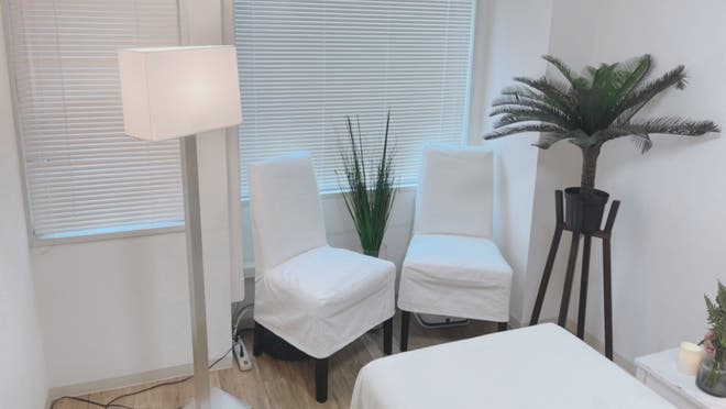 【横浜東口】AサロンAgréable 無料高速Wi-Fi!施術やレッスン、配信や撮影にも対応した完全個室スタイリッシュサロンの写真6