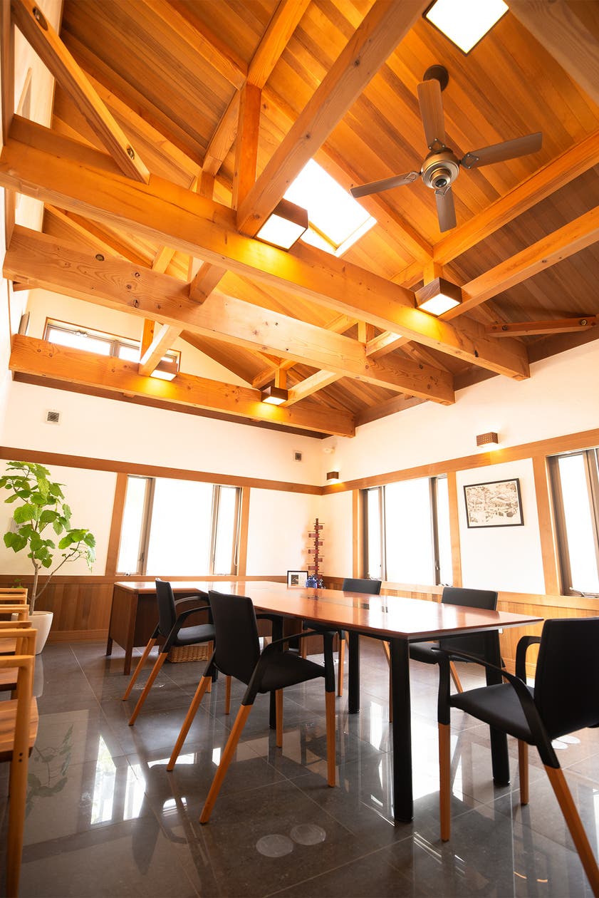 東京駅行き高速バス乗り場徒歩5分　広々30㎡　清潔・快適な大テーブルの会議室で～10人程度の打ち合わせや勉強会等にの写真5