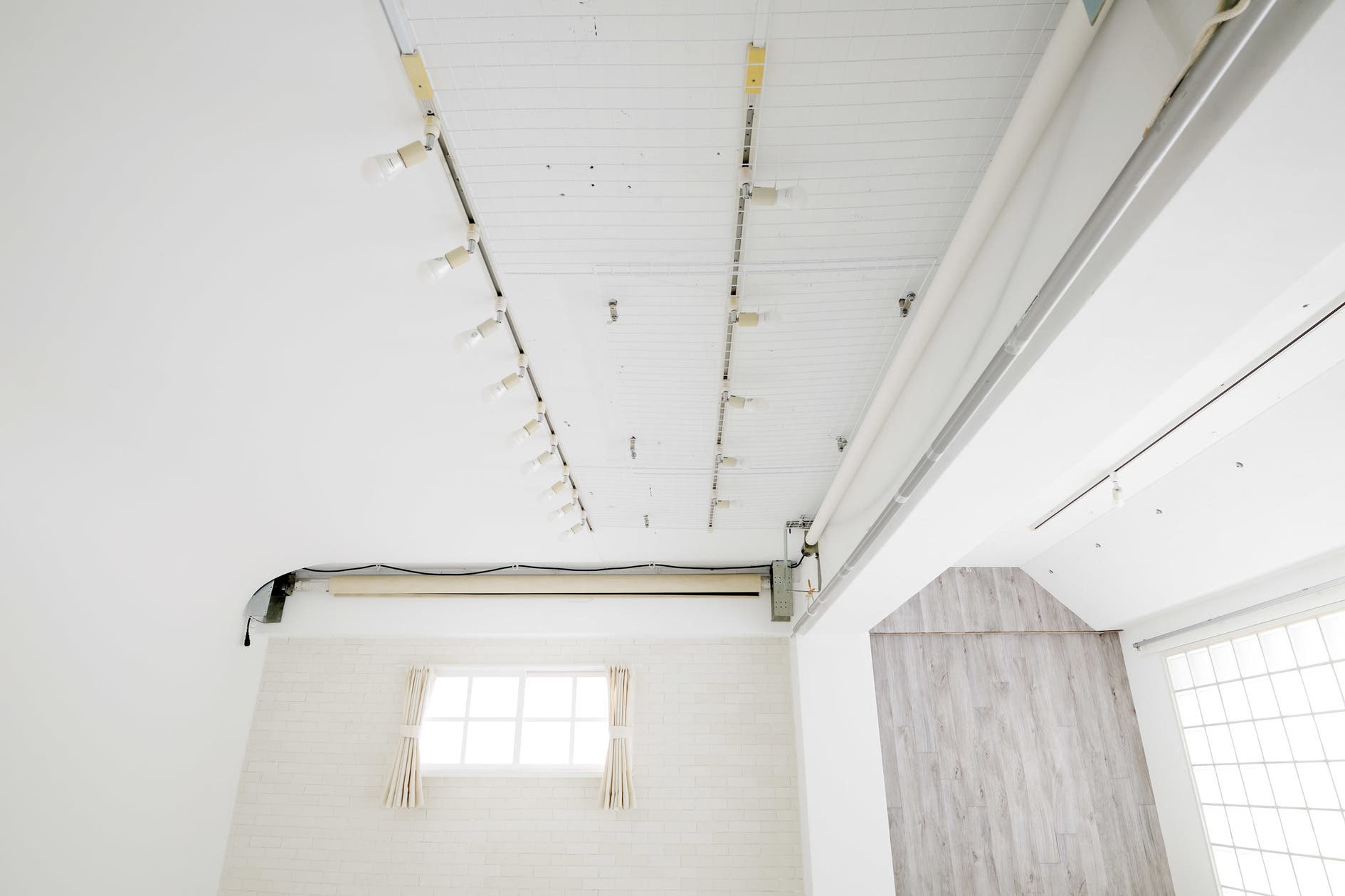 【目黒駅10分】メイク室つき白ホリゾント貸しスペースの写真4