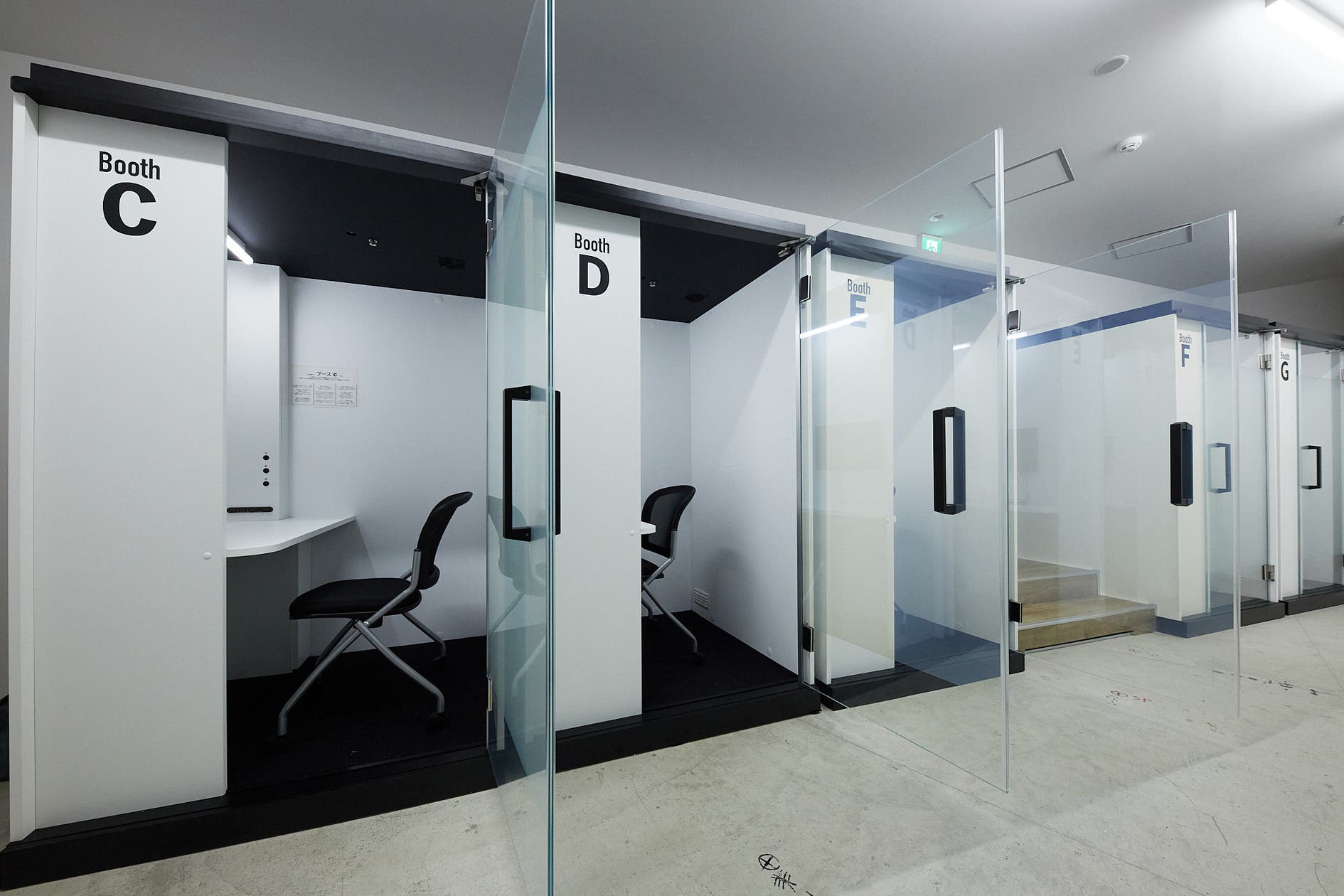 ブースE【 品川駅 4分】設備・備品使い放題♪完全個室★無料WiFi、駅近！清掃・消毒で衛生面も安心♥の写真4