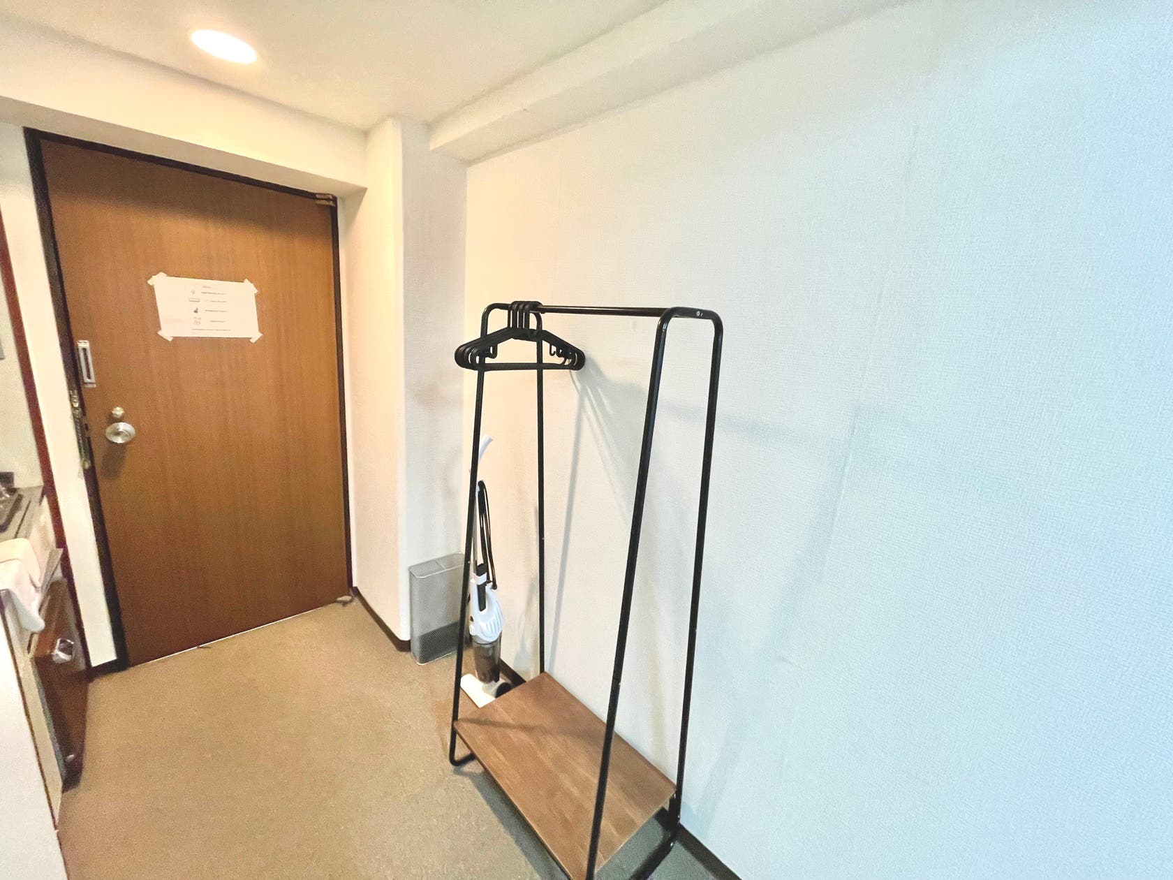 【新大阪駅東口１０秒❗️駅目の前】トイレ改装済⭐️無料WiFi⚡️プロジェクター無料貸出中✨個室・会議・面談《SS新大阪617》の写真19