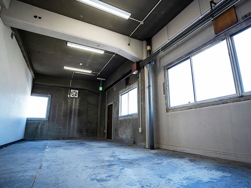 【新長田駅5分！駐車場有！】大空間廃墟スタジオ！白ホリ＆自然光スタジオも！平日はお得なオプションも♪の写真4