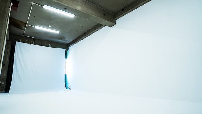 【新長田駅5分!駐車場有!】大空間廃墟スタジオ!白ホリ&自然光スタジオも!平日はお得なオプションも♪の写真5