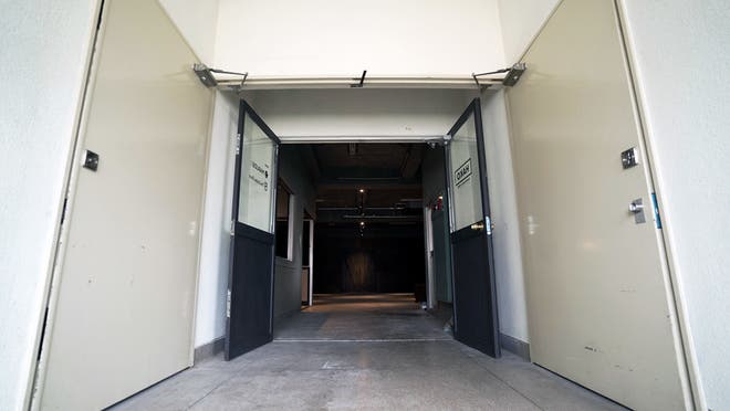 【新長田駅5分!駐車場有!】大空間廃墟スタジオ!白ホリ&自然光スタジオも!平日はお得なオプションも♪の写真6