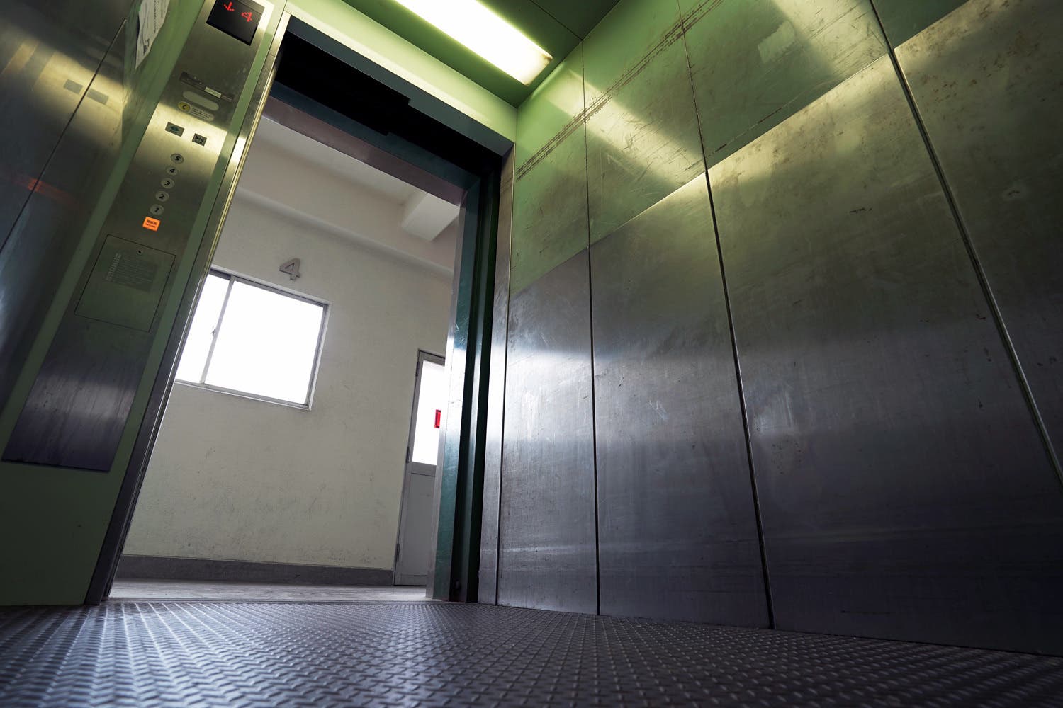 【新長田駅5分！駐車場有！】大空間廃墟スタジオ！白ホリ＆自然光スタジオも！平日はお得なオプションも♪の写真7