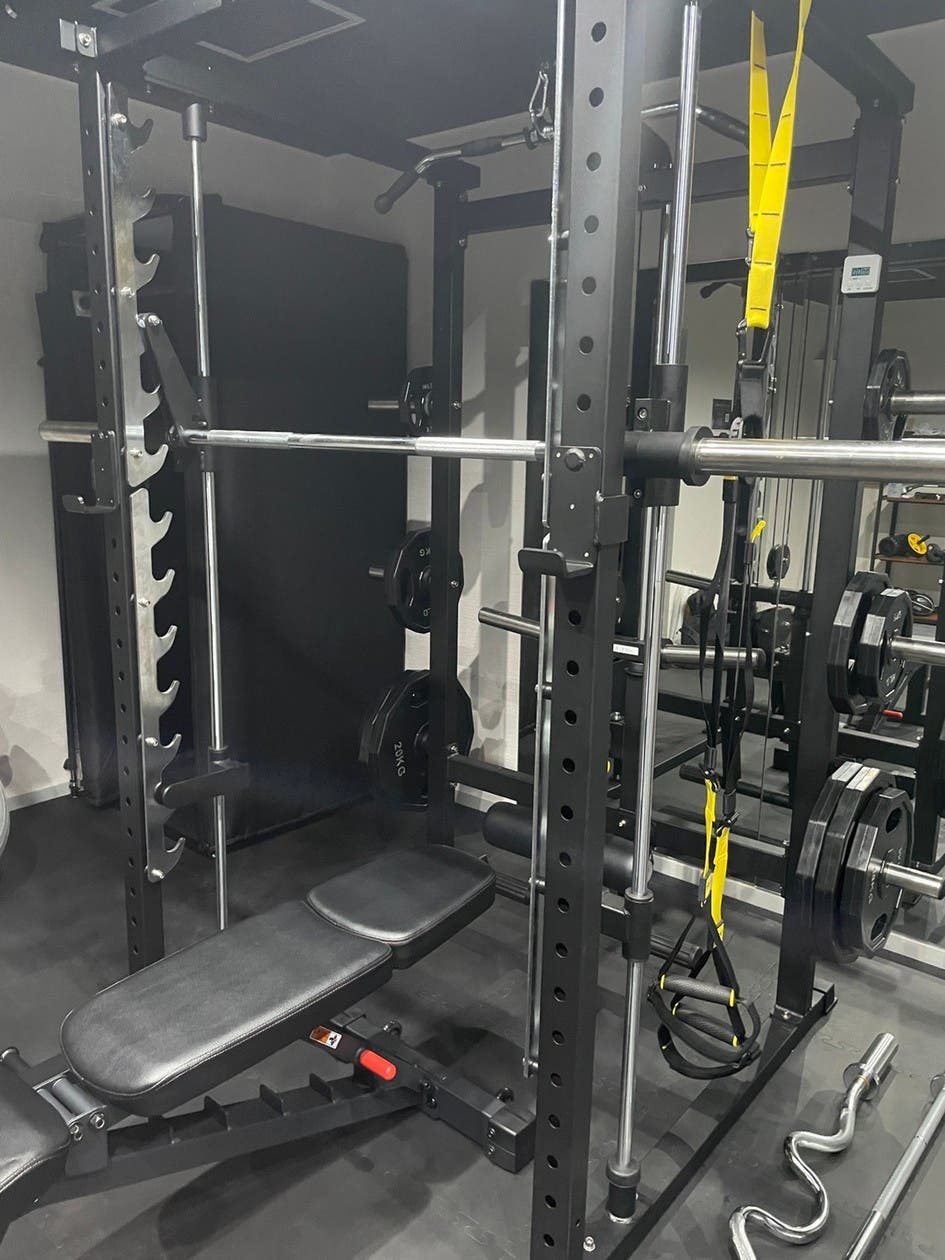 広々空間！【藤沢駅徒歩3分】『ルームランナー／施術ベッド有』完全個室・24時間利用のレンタルジムの写真20