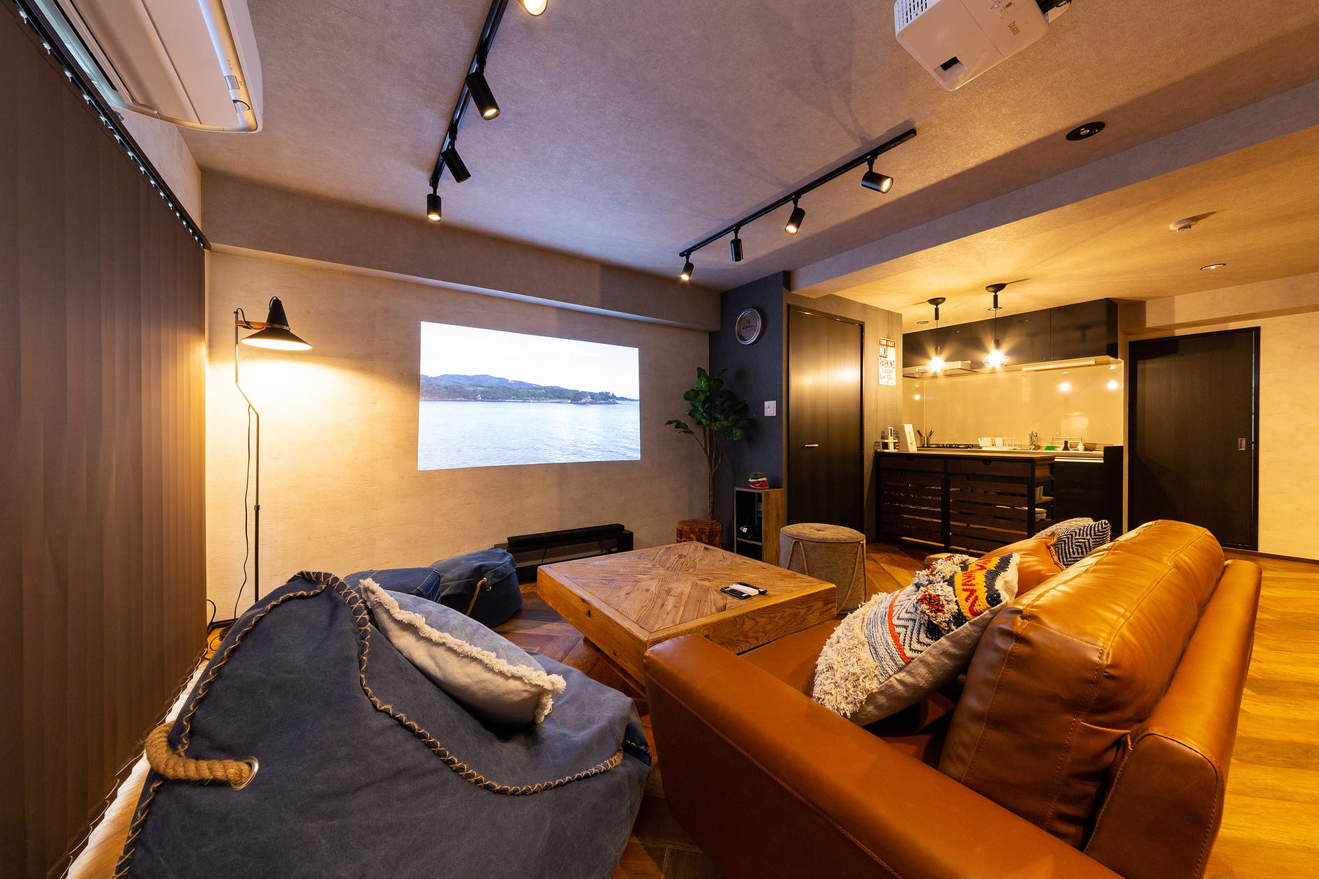 【Room.701】プロジェクター付き貸切スペース！女子会・スポーツ観覧・レッスン・撮影利用などに！の写真6