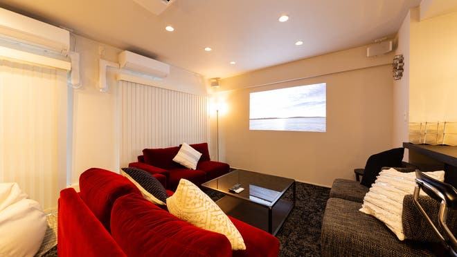 【Room.703】プロジェクター付き貸切スペース!女子会・スポーツ観覧・レッスン・撮影利用などに!の写真3