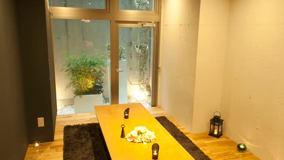 【六本木・麻布十番】駅徒歩5分!吹き抜けのある開放的なレストランを貸切!日中の子連れママ会にもおすすめ!の写真4