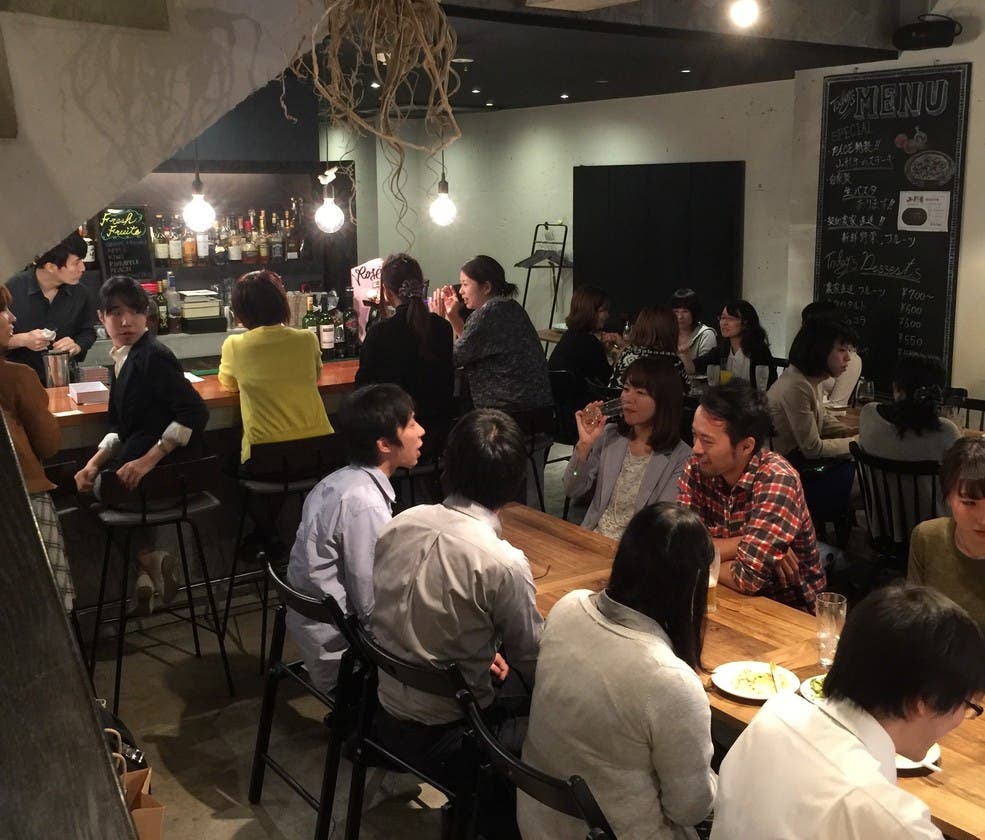 【六本木・麻布十番】駅徒歩5分！吹き抜けのある開放的なレストランを貸切！日中の子連れママ会にもおすすめ！の写真15