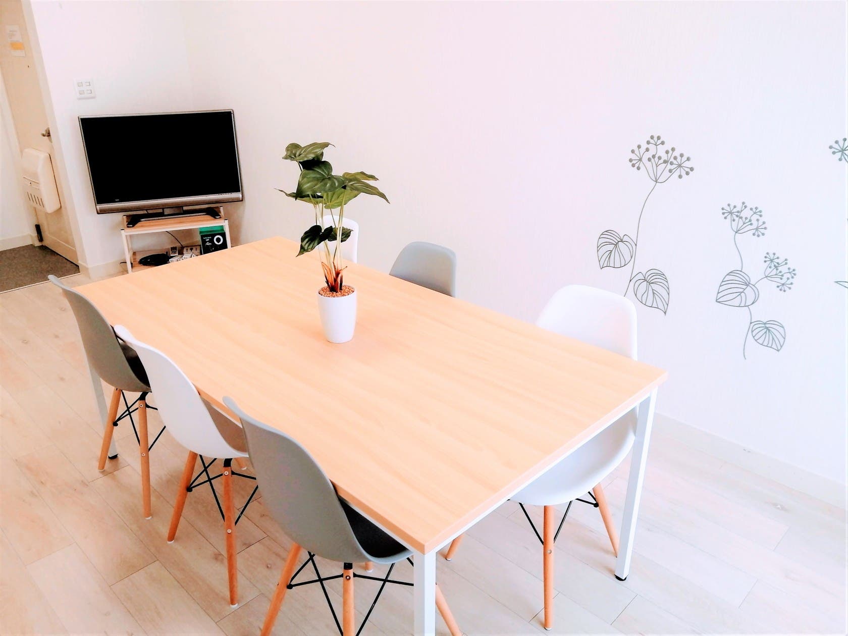 ⭐西新宿5丁目駅3分・都庁前6分⭐TV/空気清浄機/清掃/除菌/喚起/24hゴミ捨てOK・会議・女子会・ゲーム等に最適です。の写真5