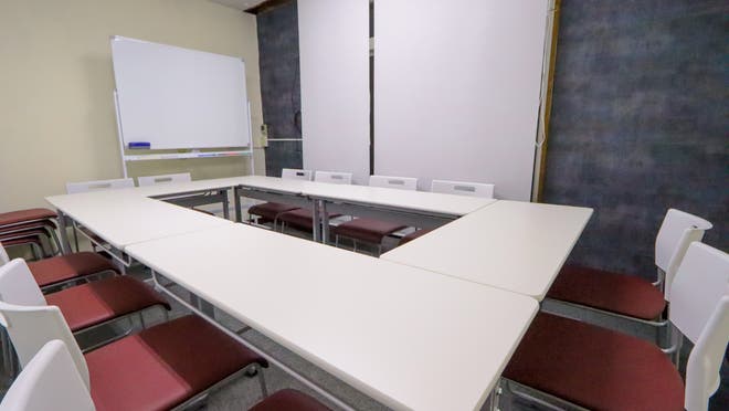 【池袋駅1b出口41秒!16名利用可】プロジェクター・ホワイトボード・WiFi全て無料!土足可!ふれあい貸し会議室 池袋No34の写真9