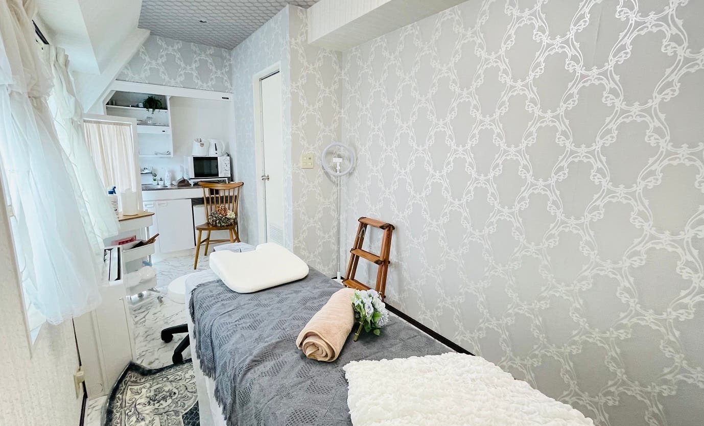 【JR五反田駅徒歩2分】🌹レンタルサロン＆COCO|整体マッサージ｜完全個室｜WiFi有｜癒し空間｜自然光撮影✤24h除菌の写真4