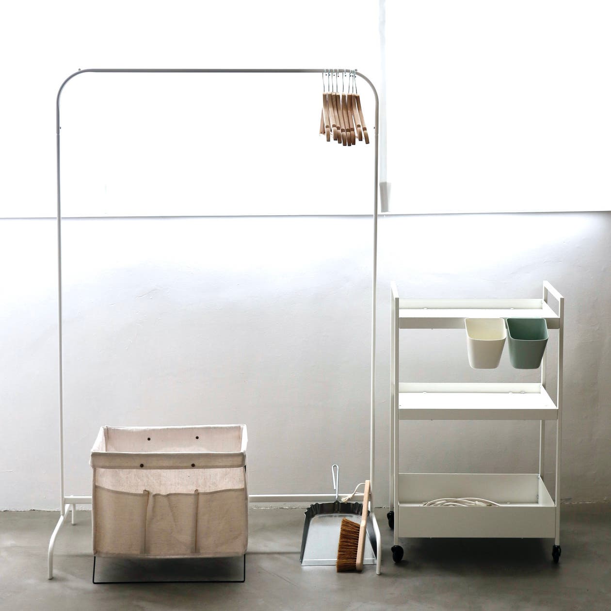 本八幡駅から徒歩4分。ライティング不要の明るい自然光で撮影できるスタジオ。閑静な住宅街ながら近隣にドンキなどあり便利な立地。の写真8