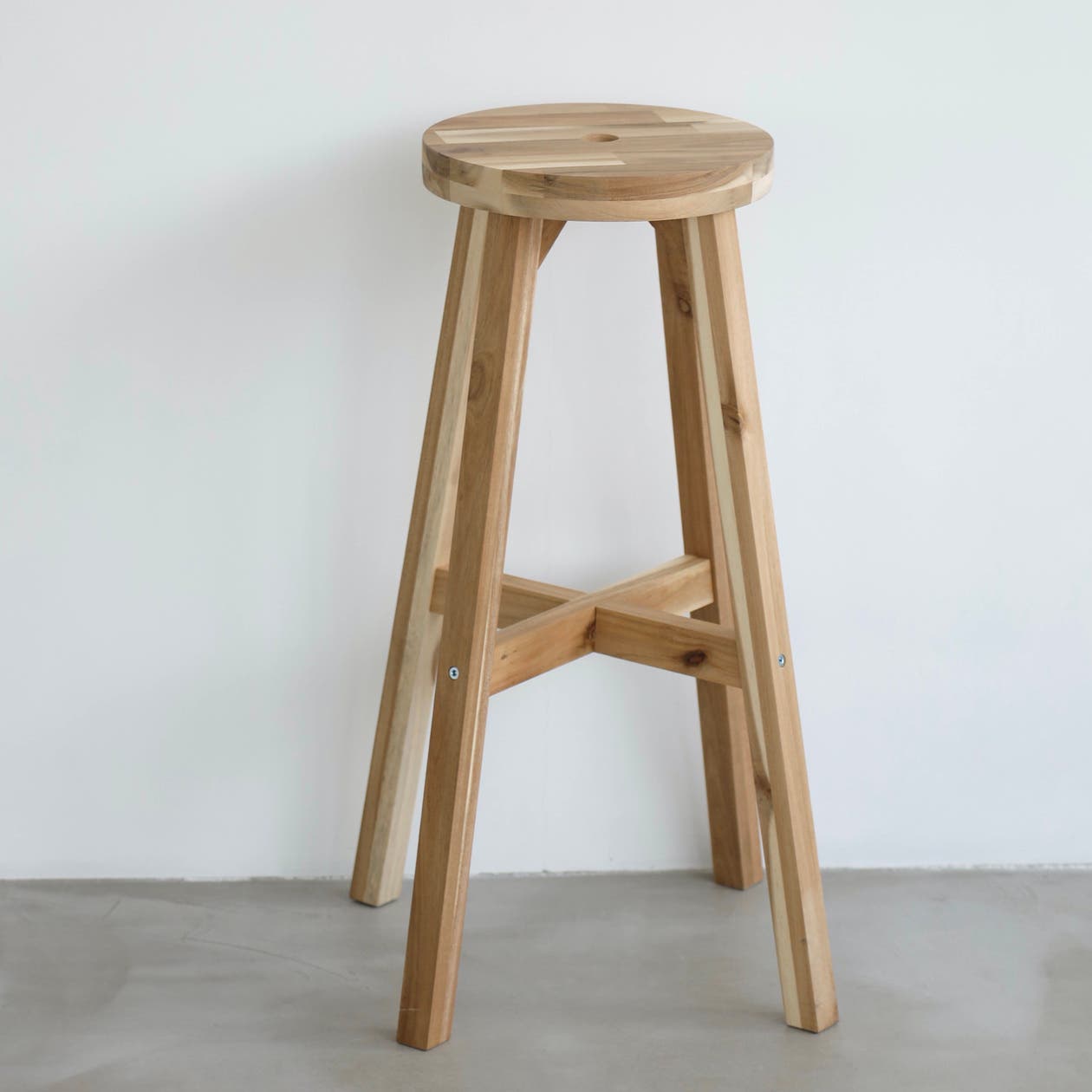 本八幡駅から徒歩4分。ライティング不要の明るい自然光で撮影できるスタジオ。閑静な住宅街ながら近隣にドンキなどあり便利な立地。の写真15