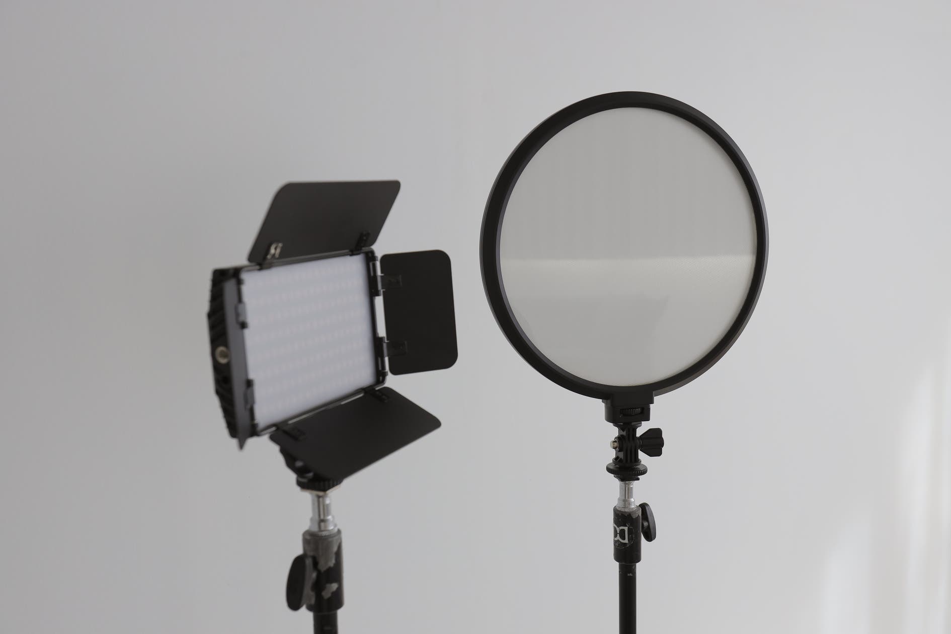 本八幡駅から徒歩4分。ライティング不要の明るい自然光で撮影できるスタジオ。閑静な住宅街ながら近隣にドンキなどあり便利な立地。の写真25