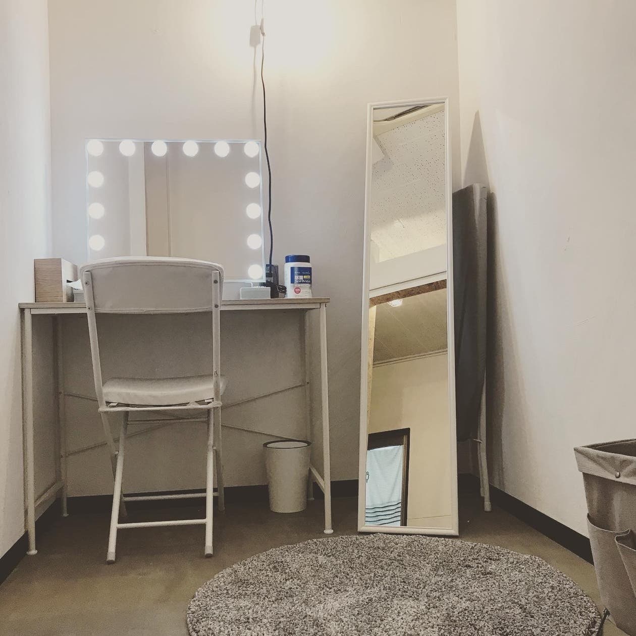 本八幡駅から徒歩4分。ライティング不要の明るい自然光で撮影できるスタジオ。閑静な住宅街ながら近隣にドンキなどあり便利な立地。の写真26