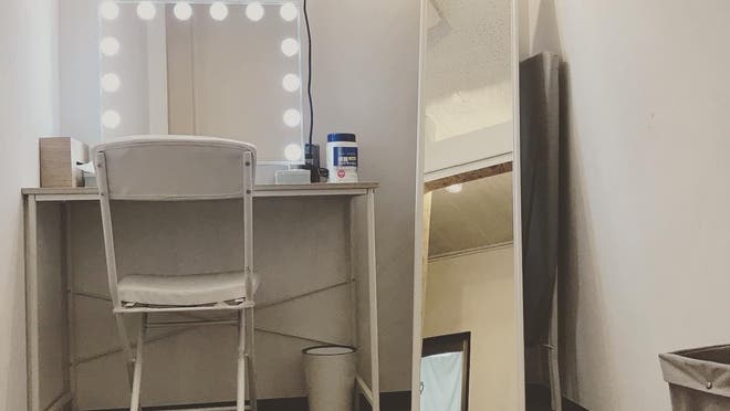 本八幡駅から徒歩4分。ライティング不要の明るい自然光で撮影できるスタジオ。閑静な住宅街ながら近隣にドンキなどあり便利な立地。の写真26