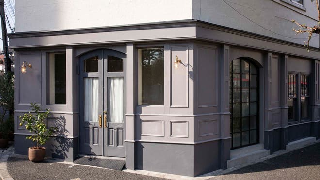 【代官山駅8分】ギャラリーや展示会に適した白×ライトグレーのモダンなイベントスペースの写真1