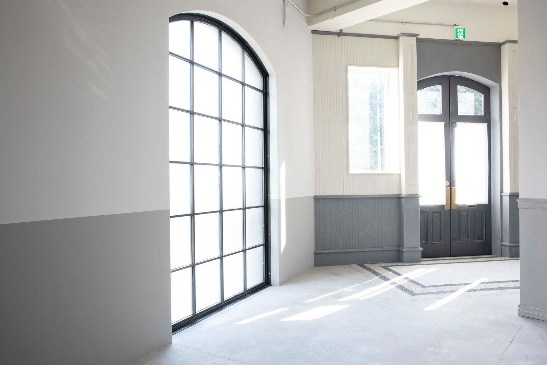 【代官山駅8分】ギャラリーや展示会に適した白×ライトグレーのモダンなイベントスペースの写真14