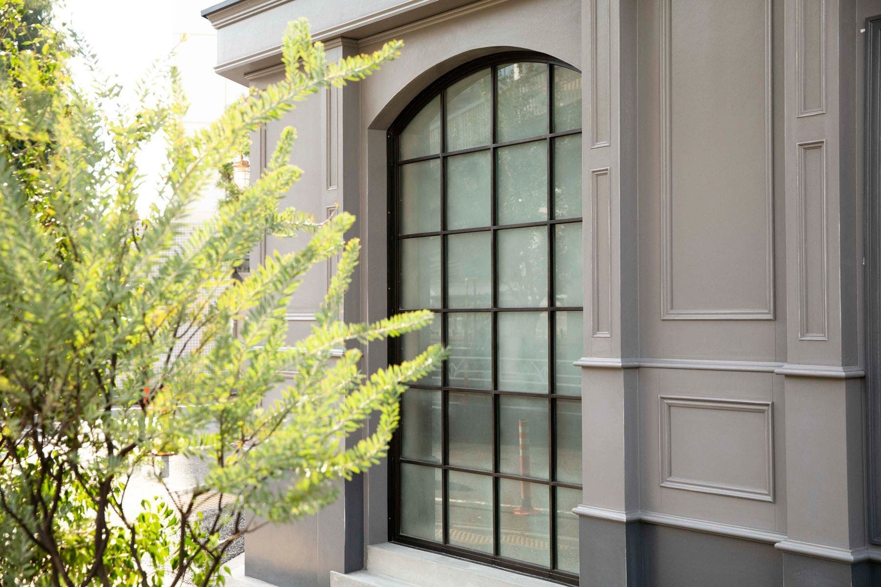 【代官山駅8分】ギャラリーや展示会に適した白×ライトグレーのモダンなイベントスペースの写真2