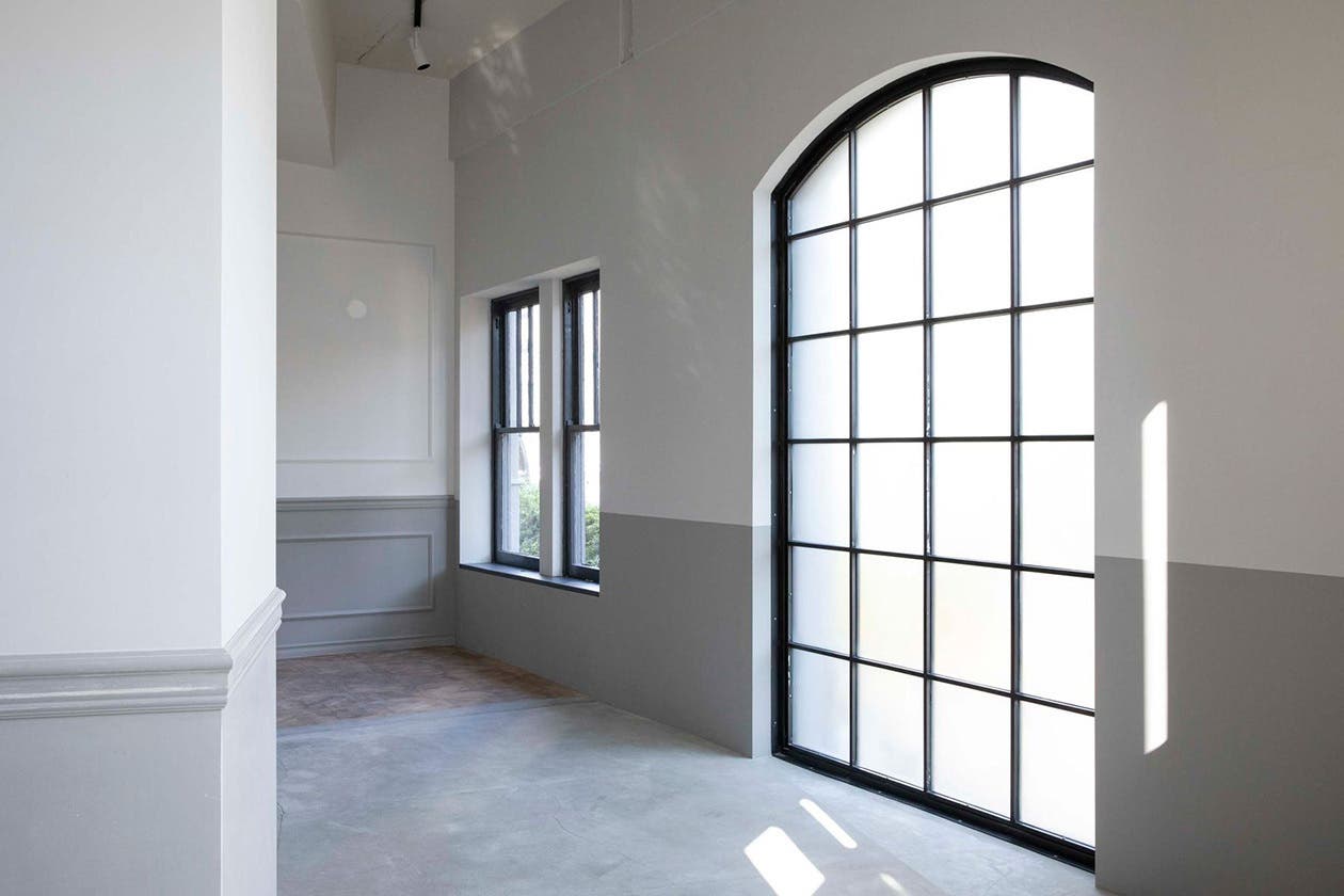 【代官山駅8分】ギャラリーや展示会に適した白×ライトグレーのモダンなイベントスペースの写真15