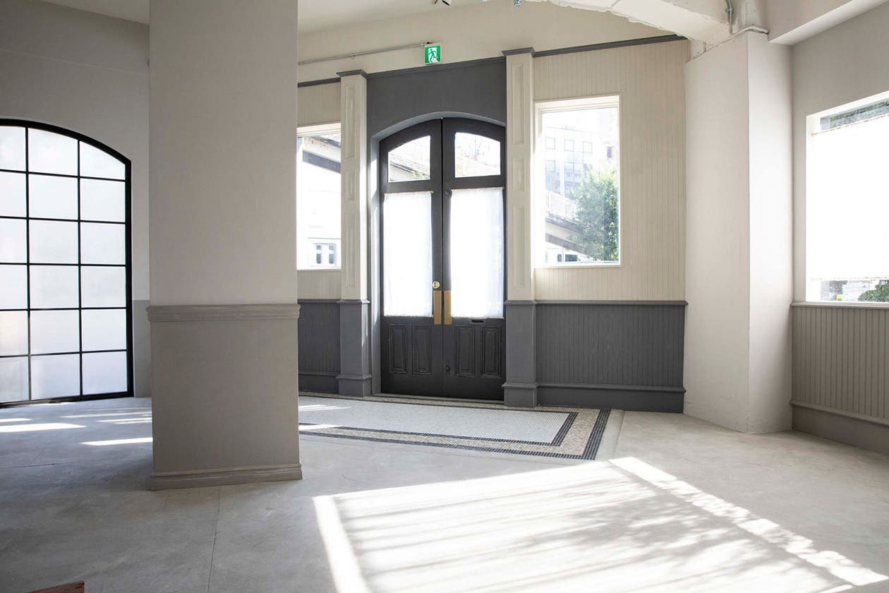 【代官山駅8分】ギャラリーや展示会に適した白×ライトグレーのモダンなイベントスペースの写真23