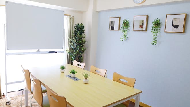 【本八幡駅4分】【都営新宿本八幡2分】自然光たっぷり完全個室!Wi-Fi/モニター/テレワ・会議・セミナー・面接・商談・撮影の写真1