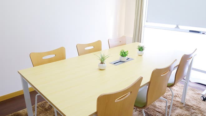 【本八幡駅4分】【都営新宿本八幡2分】自然光たっぷり完全個室!Wi-Fi/モニター/テレワ・会議・セミナー・面接・商談・撮影の写真4