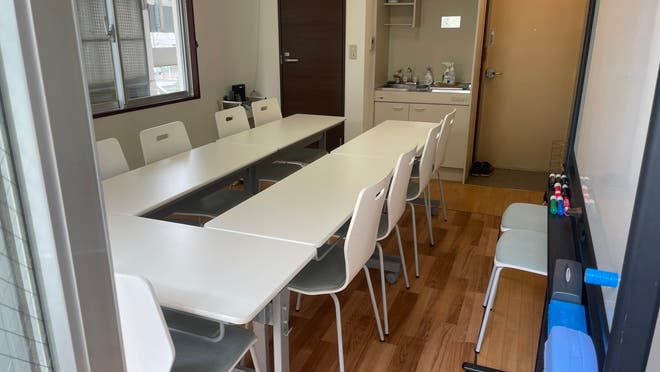 荻窪駅南口3分【即予約可・高速度WiFi・除菌完備】各種教室、会議、商談、面接、研修、撮影、ボドゲ、自習等に最適な個室スペースの写真2