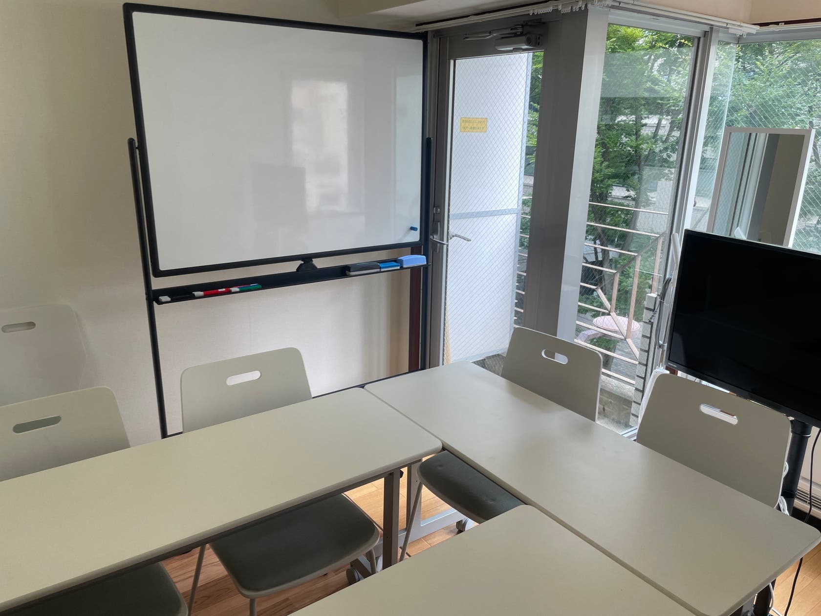 荻窪駅南口3分【即予約可・高速度WiFi・除菌完備】各種教室、会議、商談、面接、研修、撮影、ボドゲ、自習等に最適な個室スペースの写真5