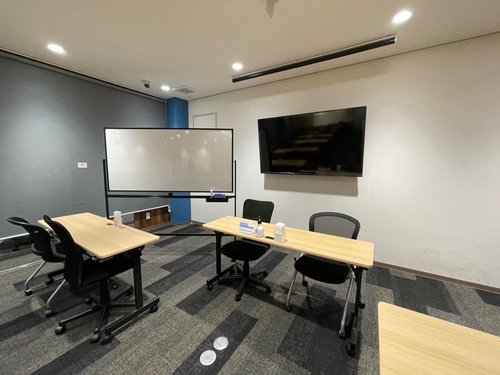 【BIZcomfort神戸元町】JR・阪神「神戸元町駅」から徒歩1分！32名用セミナー会場の写真5