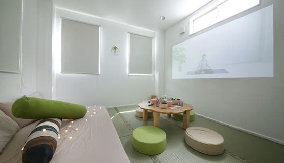 リピ続出☆【畳でゴロゴロ&配信ライブや映画を大画面で!】浅草寺スカイツリーのダブルビューまったり空間★Netflix&ゲーム機の写真1
