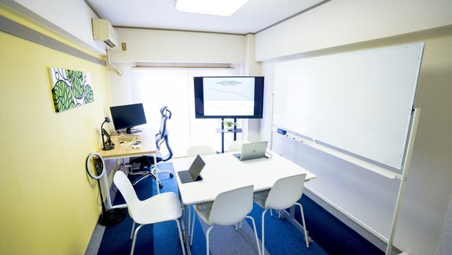 テレワーク、会議、面接に最適でお洒落な個室♪大型モニター、テレビ、ホワイトボード、エステ台完備!【スクルド 戸塚】の写真4