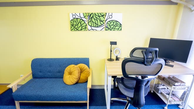 テレワーク、会議、面接に最適でお洒落な個室♪大型モニター、テレビ、ホワイトボード、エステ台完備!【スクルド 戸塚】の写真6