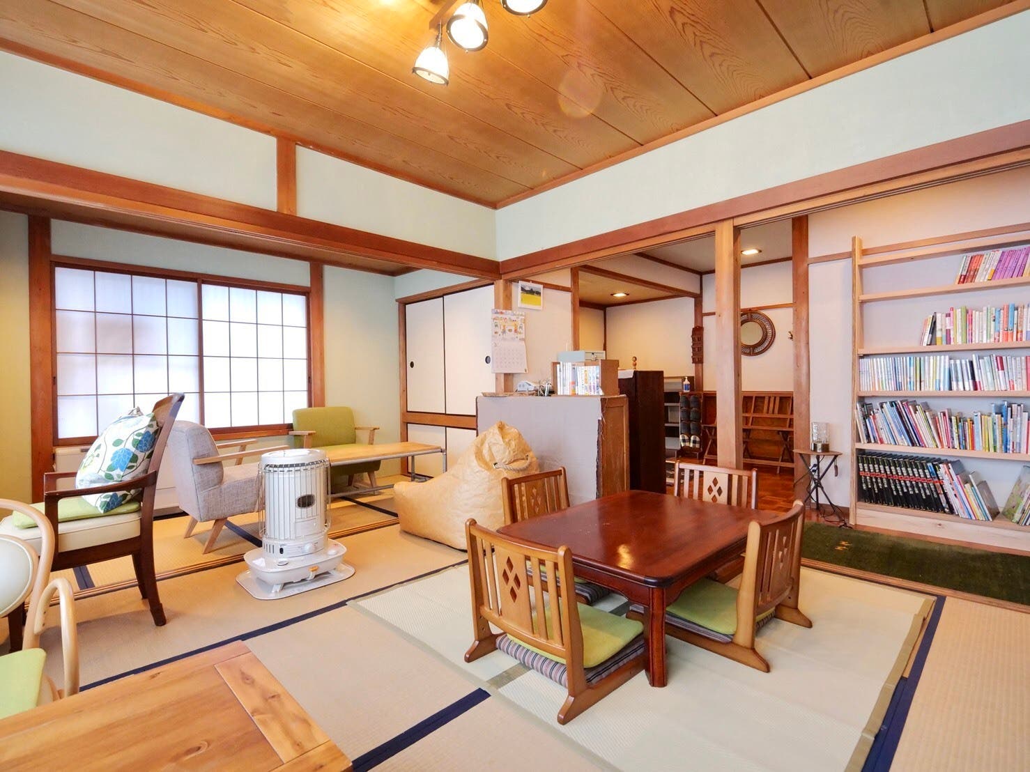 箱根のお座敷ブックカフェの写真5